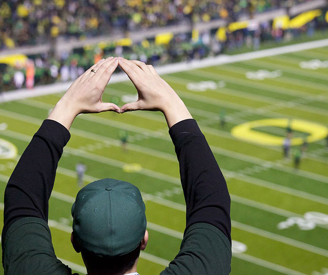 University of Oregon - O Gesture | Illuminati Symbols